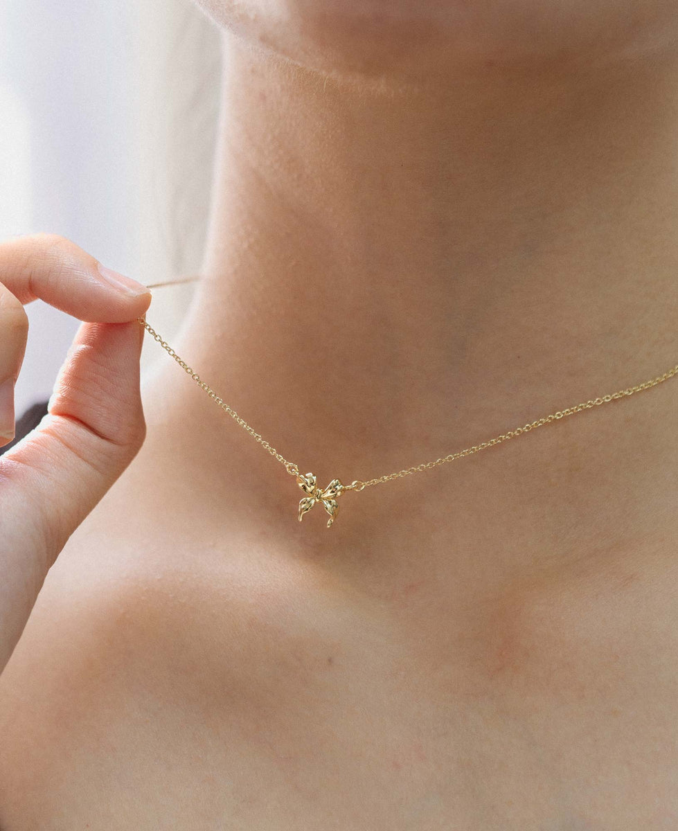 Rosalind Gold Ribbon Necklace – Sachelle Collective